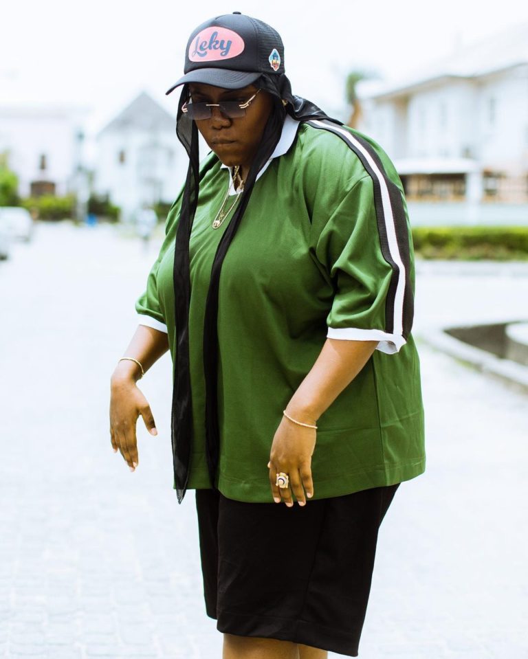 "Please keep dressing like a woman you look beautiful here" - Reactions ...