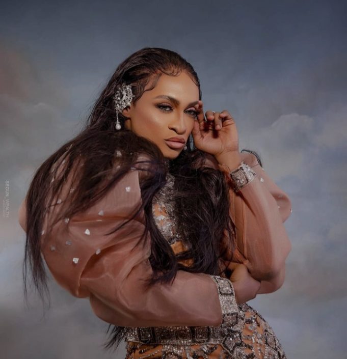 "I am unpredictable'' - Denrele Edun poses as a female as he celebrates ...