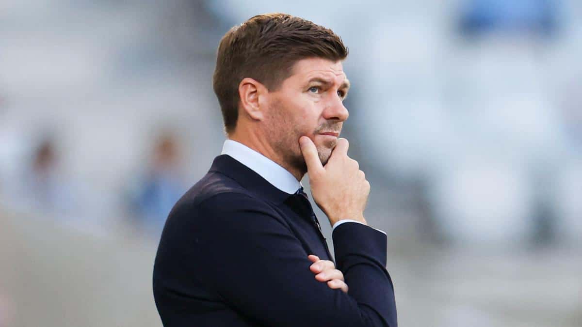Steven Gerrard reportedly getting set to become Poland's coach