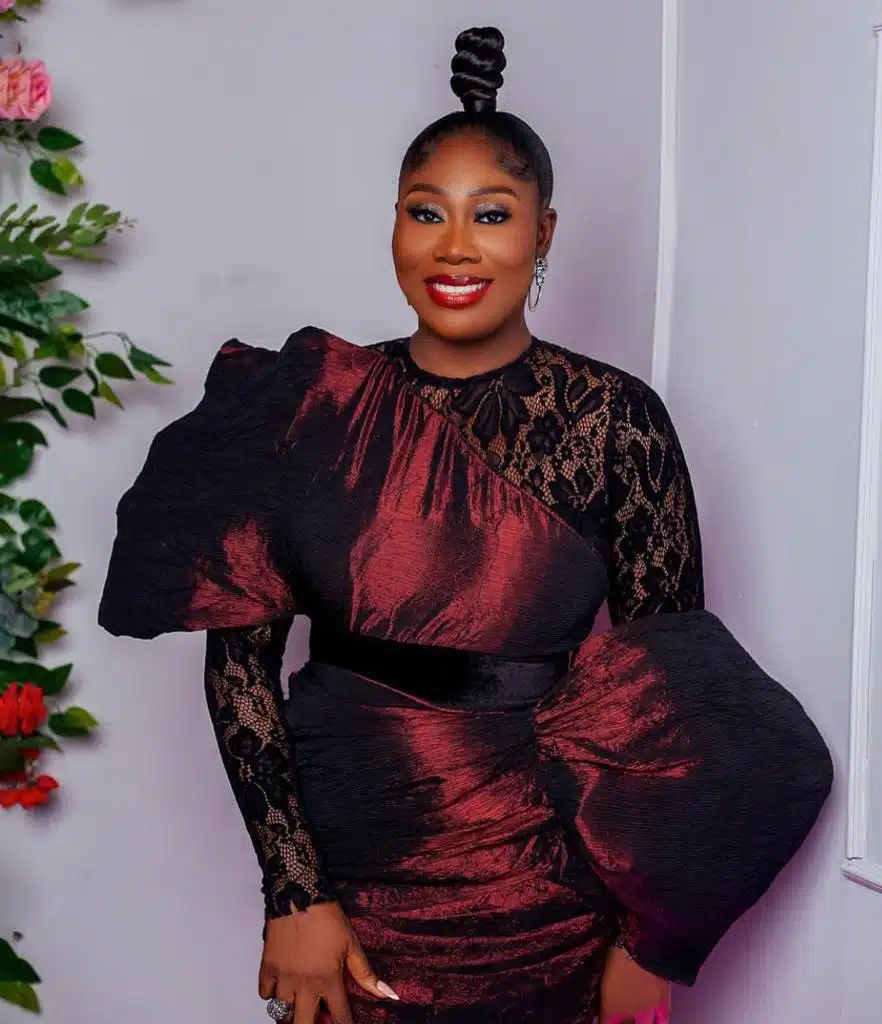 Gbemi reacts after dispatch rider stole 5 packs of food