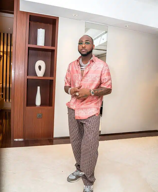 Fans go crazy as Davido mistakenly posts on Instagram