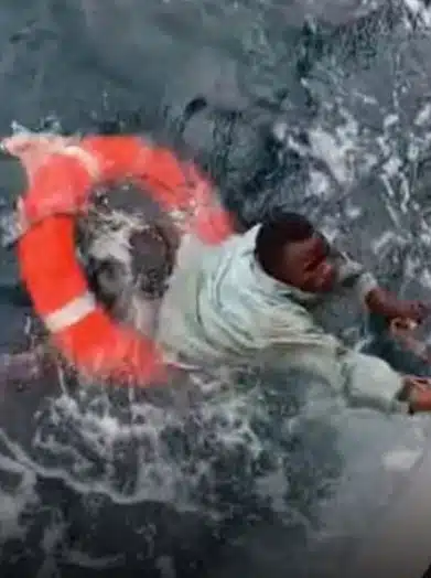 Naval personnel rescue fishermen stranded in middle of sea (Video)