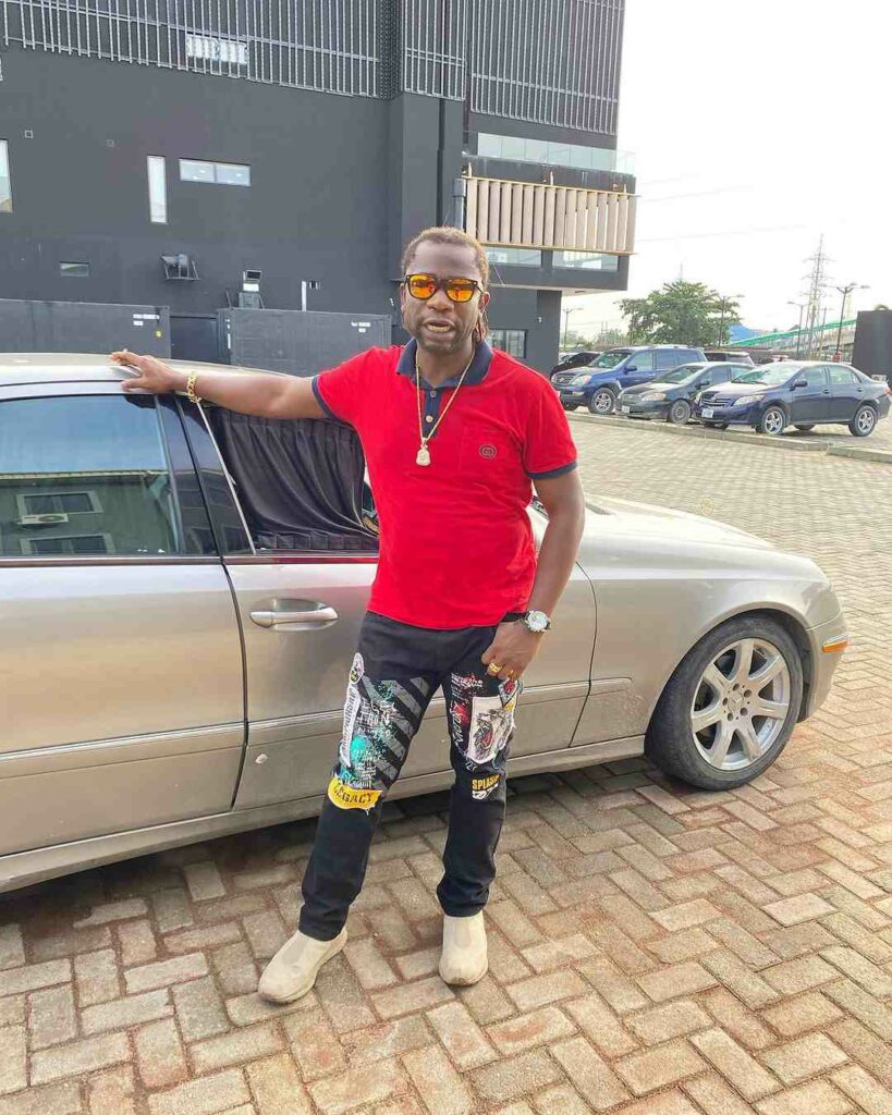 Speed Darlington curses club goer who snatched his girls [Video]