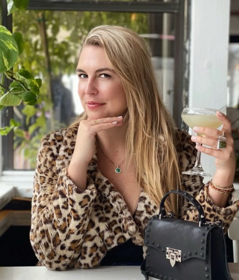 Single woman offers $5,000 referral bonus to anyone who finds her a husband