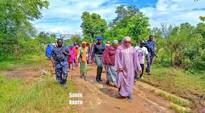 Bauchi First Lady Aisha Bala Muhammad forced to walk through ...
