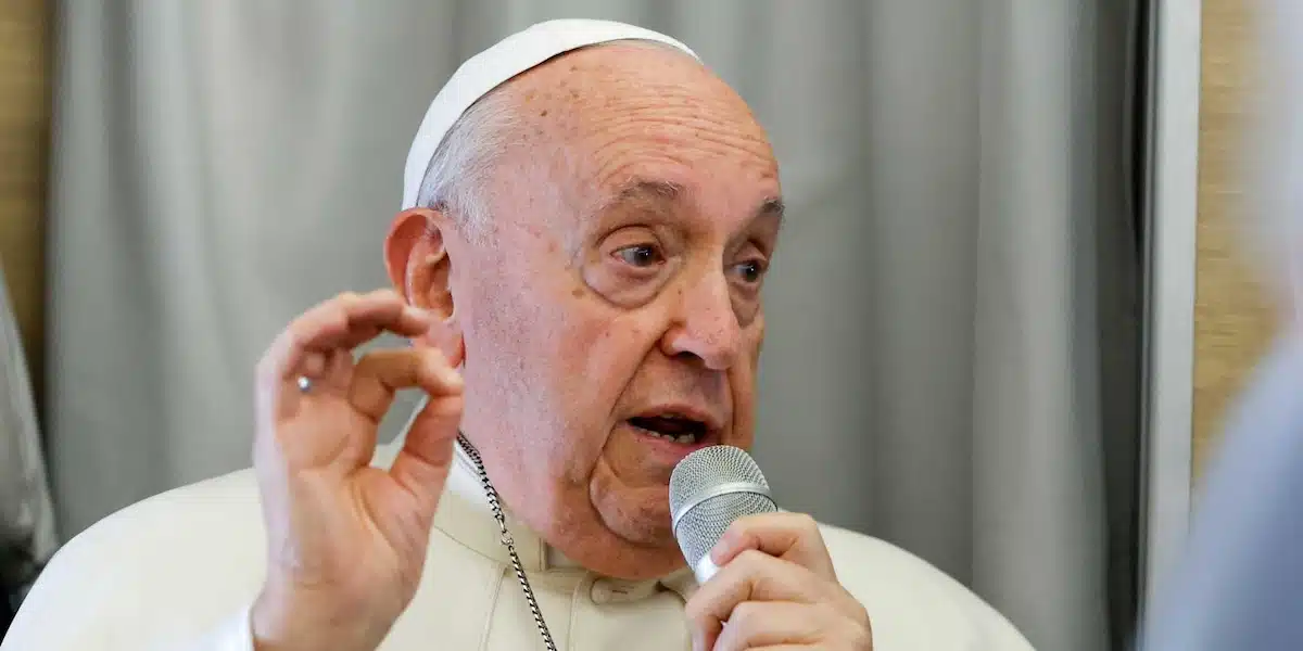Pope Francis Approves Blessings For Same Sex Couples