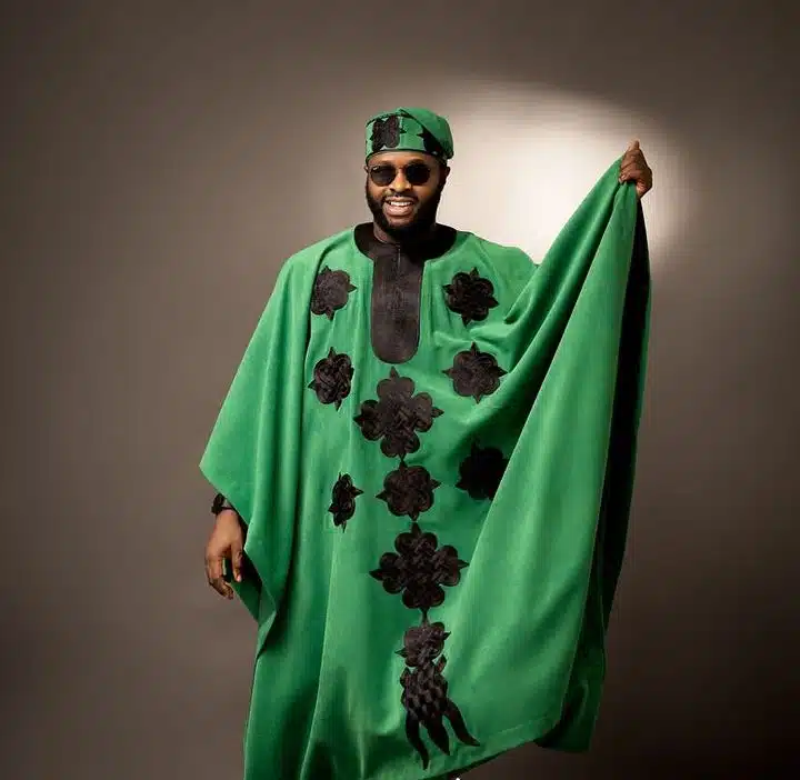 Reactions as Femi Adebayo is spotted exchanging pleasantries with a ...