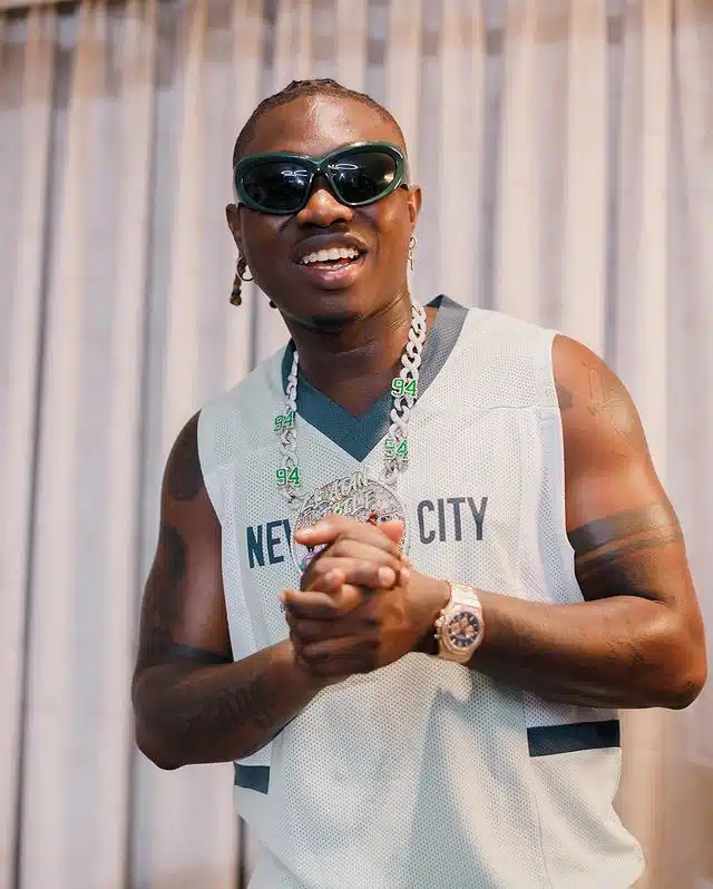 Zlatan Ibile surprises baby mama, Davita with new Benz, others on 27th birthday