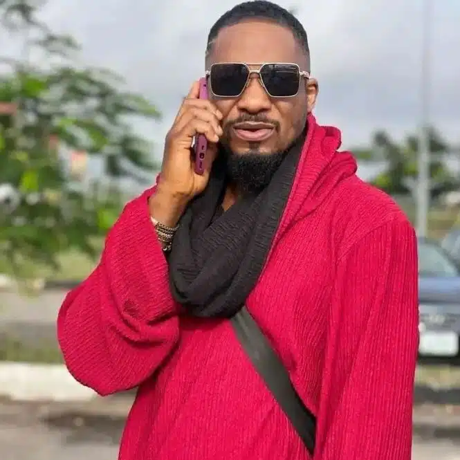 Moment Junior Pope’s first son breaks down at father's funeral