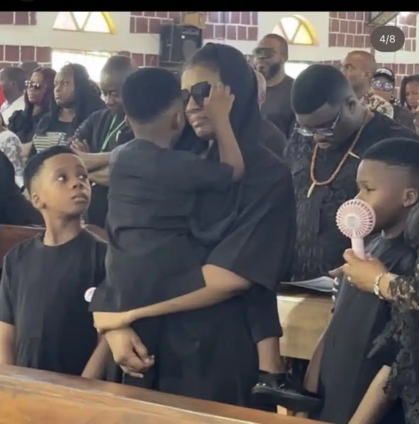 Jnr Pope's body arrives hometown for burial