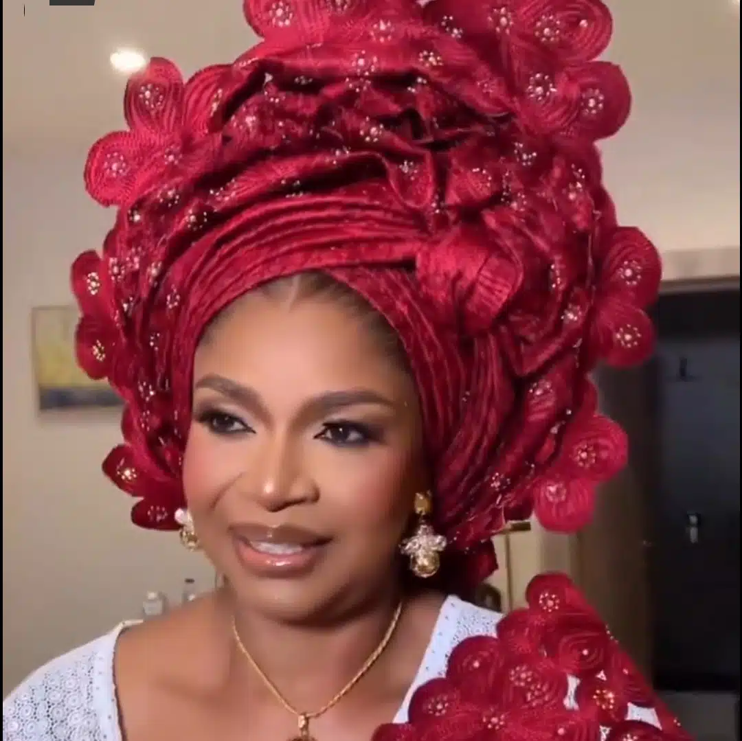 Viral video unveils Chioma's beautiful mother during wedding