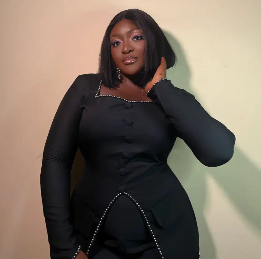 Beautiful Nigerian lady graduates top of her class at UNN, bags ...