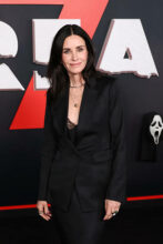 Courteney Cox Biography: Early Life, Career, Films, Awards, Husband ...